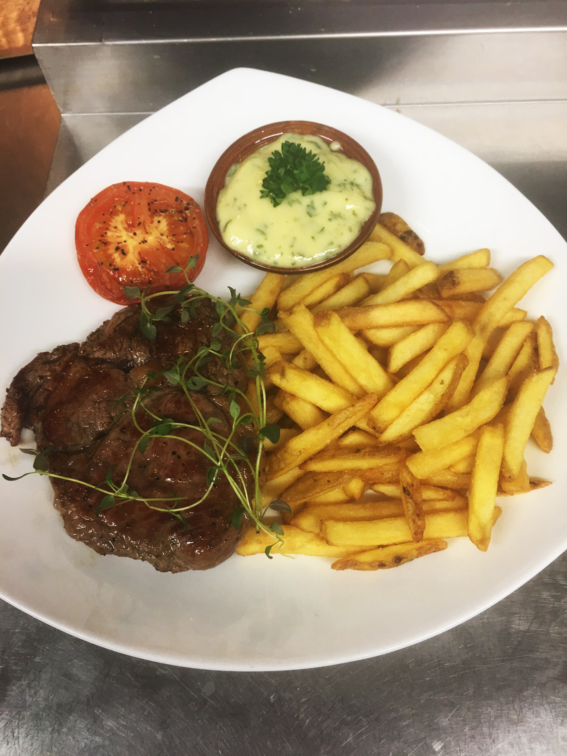 Entrecote-m-pommes-o-bea - Bistro Matfors AB